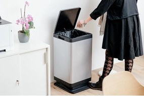 Nášlapný plastový odpadkový koš ve stříbrné barvě 80 l Tokyo – DEA HOME