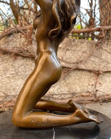 Erotická bronzová socha soška - Nahá sexy žena 1
