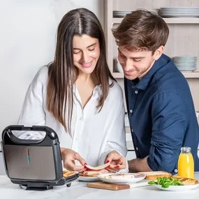 Black+Decker BXSA753E černá, nerez / Sendvičovač / 750 W / 2 sendviče