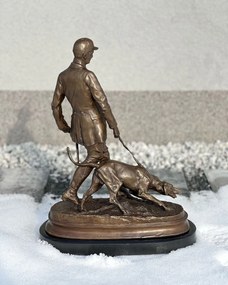 Bronzová socha soška Myslivec a lovecký pes 2
