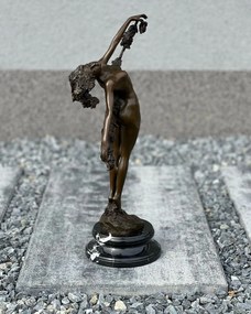 Bronzová socha Bohyně vinařství