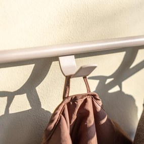 Ocelový nástěnný věšák v přírodní barvě/taupe s poličkou 70 cm Rex – Spinder Design