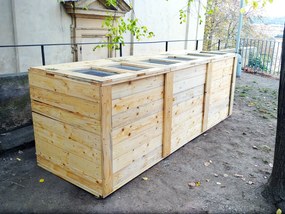 Kokoza Uzavíratelný dřevěný tříkomorový kompostér Materiál: Smrk, Montáž + doprava po Praze: Ne