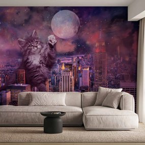 Fototapeta Zvířátko v New Yorku - fialový motiv kočky na pozadí města a měsíce