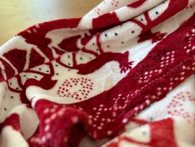 Červeno-bílá vánoční mikroplyšová deka SOBI Rozměr: 160 x 200 cm