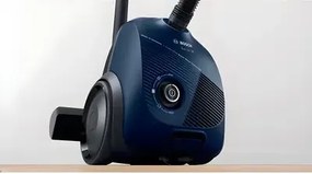 Bosch BGBS2BU1T Serie 2 modrá / Sáčkový vysavač / 850 W / 3,5 L / rádi