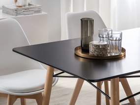 Černý jídelní stůl BIONDI 140 x 80 cm Beliani