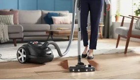 Philips 8000 series XD8122/10 černá / Sáčkový vysavač / 900 W / 75 dB
