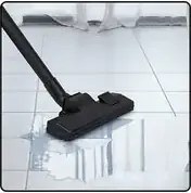 Clatronic BS 1313 stříbrná / Víceúčelový vysavač / 1200W / 20L / suché