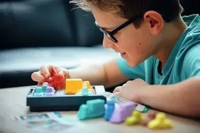 ThinkFun Rush Hour / Délka hry: 10-120 minut / Počet hráčů: 1 / od 8 l