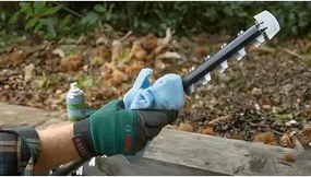 BOSCH Universal HedgeCut 36V-65-28 zelená/černá / Aku nůžky na živý pl