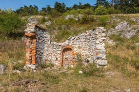 DIMEX | Vliesová fototapeta Zřícenina kaple MS-5-1200 | 375 x 250 cm| zelená, béžová, oranžová