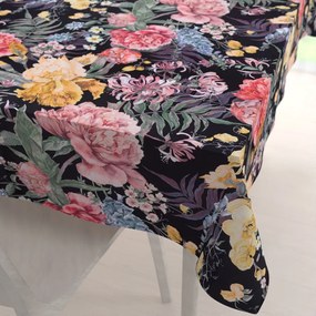 Biante Sametový obdélníkový ubrus Tamara TMR-019 Zahradní květy na černém 50x100 cm