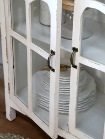 Krémová dřevěná komoda s prosklenými dvířky Old Satin- 70*32*92cm