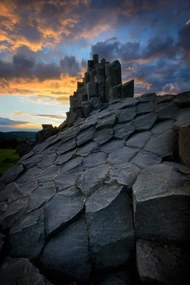 Umělecká fotografie Amazing Chambermaid rock during fiery sunset,, MarekKijevsky, (26.7 x 40 cm)