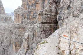 DIMEX | Samolepicí vliesová fototapeta na zeď Skalní římsa MA-5-1660 | 375 x 250 cm | hnědá, šedá