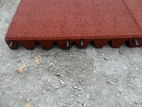 Černá gumová dlaždice (V30/R15) - délka 50 cm, šířka 50 cm a výška 3 cm