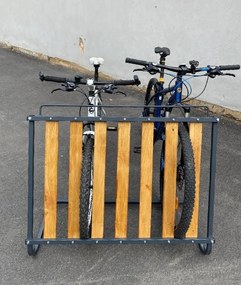 Dřevěný stojan na kola s kovovým rámem KACERLE (KS-500) Počet parkovacích míst: pro 4 kola, Barva dřeva: světle šedá