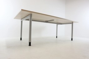 Stůl konferenční, Steelcase, 220x110 akácie/šedá