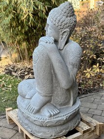 Buddha z říčního kamene 100 cm – ručně tesaná socha z Bali