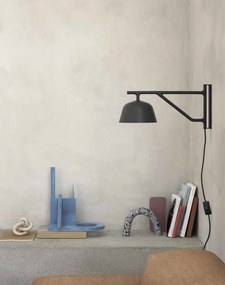 Muuto Nástěnná lampa Ambit, black 15311