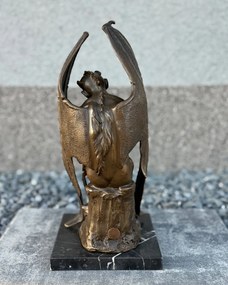 Bronzová socha -  Zadumaný Satan soška démona