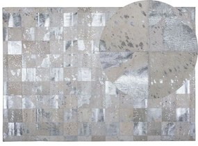 Koberec kožený béžovo stříbrný 160 x 230 cm YAZIR Beliani