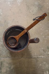 Rento naběračka do sauny tmavý bambus 43cm
