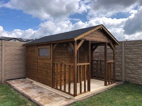 nejzahradnidomek.cz - Dřevěný domek ASTRA s terasou - Premium, barva natur, (2,7 × 3,95 m), ST_ASTRA2