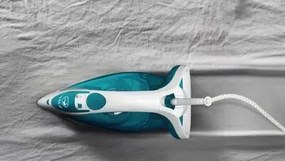 Tefal EasyGliss FV5718 bílo-modrá / Napařovací žehlička / 2500W / 270