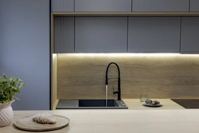 Laveo Pionier, 1-komorový granitový dřez 780x500x207 s krátkým odkapávačem, černá, LAV-SBR_713T