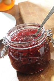 KILNER Kulatá zavařovací sklenice s klipem 500 ml, čirá barva, sklo