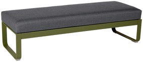 Tmavě šedá čalouněná lavice Fermob Bellevie 148 cm se zelenou podnoží - odstín pesto