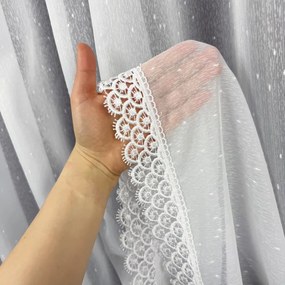 Voálová﻿ hotová záclona s krajkou bílá 9233 různé velikosti