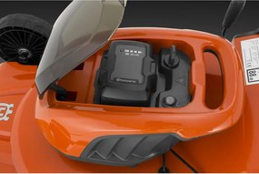 Aku sekačka LC 142iS Husqvarna (včetně baterie a nabíječky)
