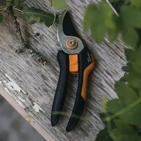 Fiskars Solid P321 Dvoučepelové zahradní nůžky