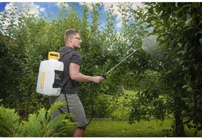 Riwall PRO RAS 1220 20V - akumulátorový postřikovač (bez akumulátoru a nabíječky)