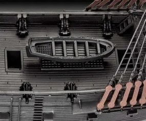 Revell Black Pearl / Plastikový model / 1:150 / Počet dílků 112 / Obtí