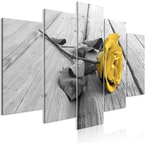 Obraz - Rose on Wood (5 Parts) Wide Yellow