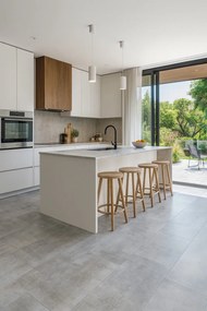 Gerflor, PVC podlaha - lino AladinTex Plus 2130 Nice Stone, na míru, šíře 4m, šedá, filc, chodba / předsíň