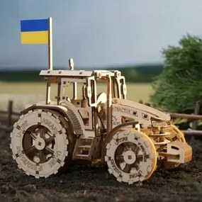 Ugears 3D dřevěné mechanické puzzle Traktor vítězí / od 14 let / 272 d
