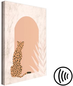 Obraz Sedící gepard (1-dílný) - obrácená divoká kočka a pozadí z mramoru