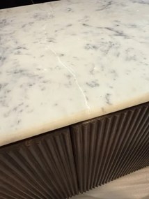 Designový TV stolek Daichi 170 cm mango / mramor - II. třída