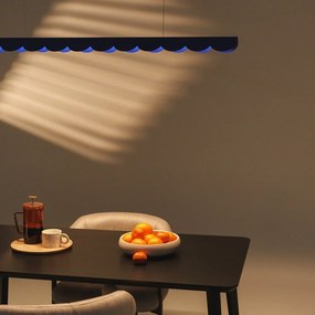 Vínové hliníkové LED závěsné svítidlo BISCUIT – Thoro