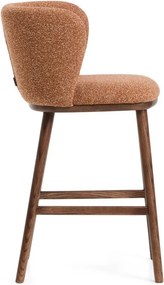 Čalouněná barová židle v terakotové barvě (výška sedáku 65 cm) Ciselia – Kave Home