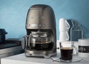 Kávovar na překapávanou kávu Smeg 50's style DCF02GREU / 1050 W / 1,4 l / šedá