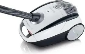 Severin BC 7035 bílá / Sáčkový vysavač / 750W / 2 l / 79dB / HEPA