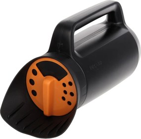 Sypač FISKARS SOLID ruční na hnojivo, sůl 1057076 10429