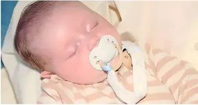 Tommee Tippee Newborn Girl / Silikonový dudlík / 0-2 m / 2 ks