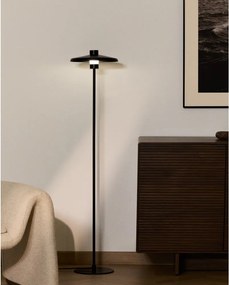 Černá stojací lampa s kovovým stínidlem (výška 130 cm) Nuvira – Kave Home